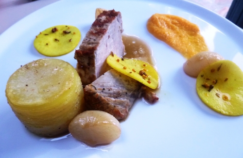 Carré de veau, crème de butternut, pommes de terre ‘Anna’, chou rave ...